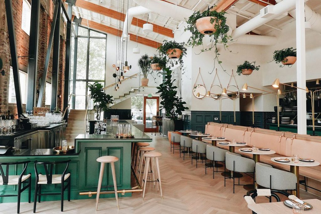 Finding A Good And Neat Restaurant For Better Services. – Decoration Lovers